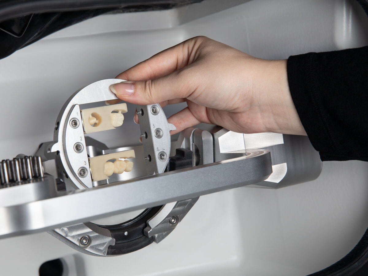 vhf E5 Dental Milling Machine | Precise Restoration Production